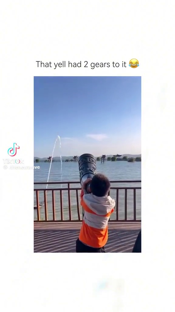 Her scream sounds like a disaster siren sound. - Guldum.net - Caps ...