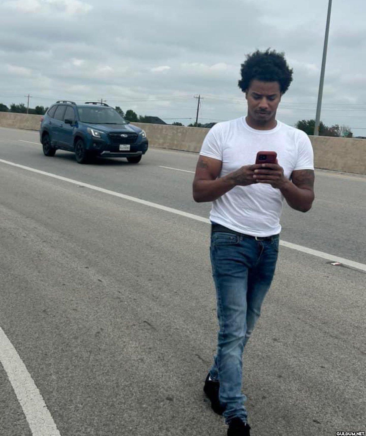 Arguing over text will have u like this in a random place 😂 - Guldum ...