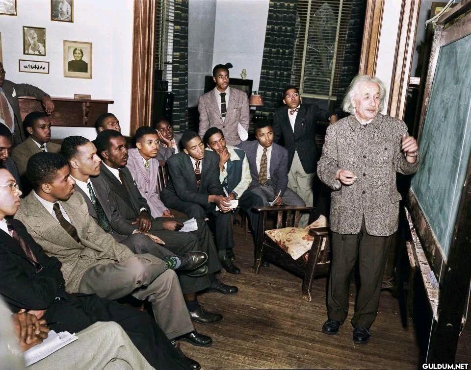 Albert Einstein teaching physics to a class of young black men at Lincoln University (1946 ...