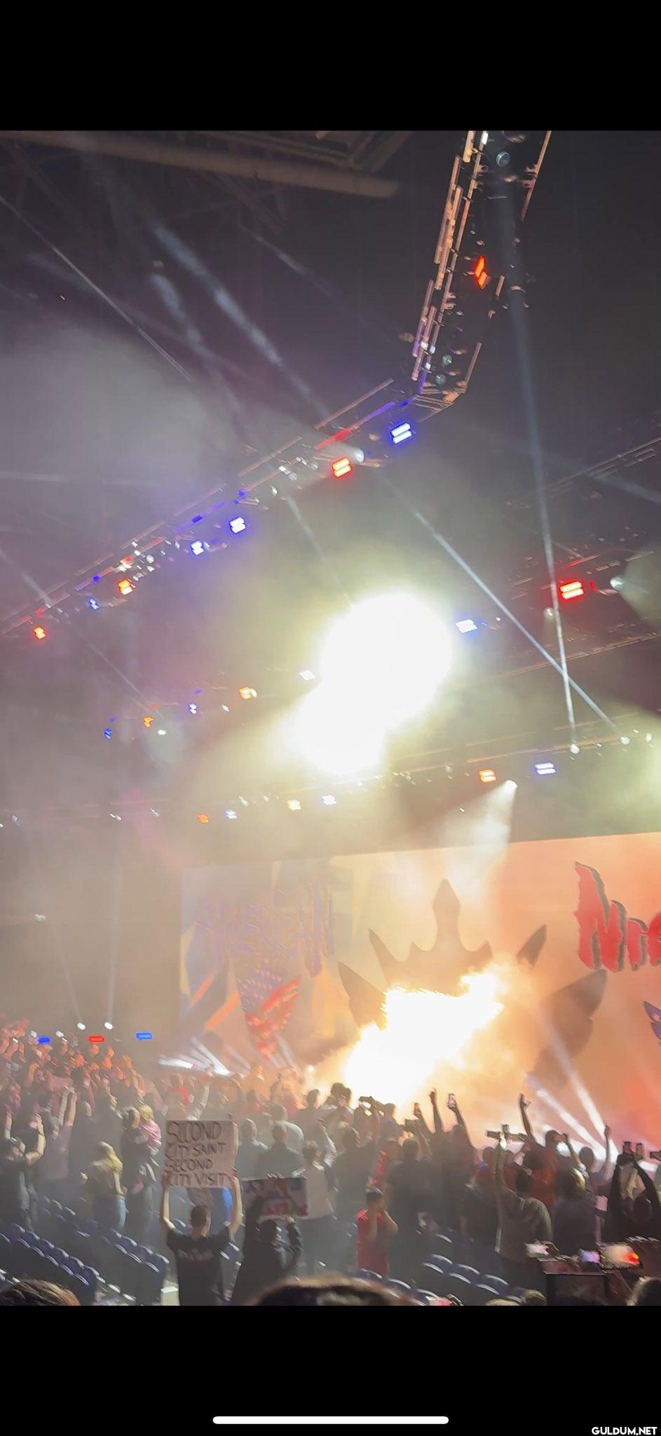 Friday night smackdown was cool, shame that they did this to Cody ...